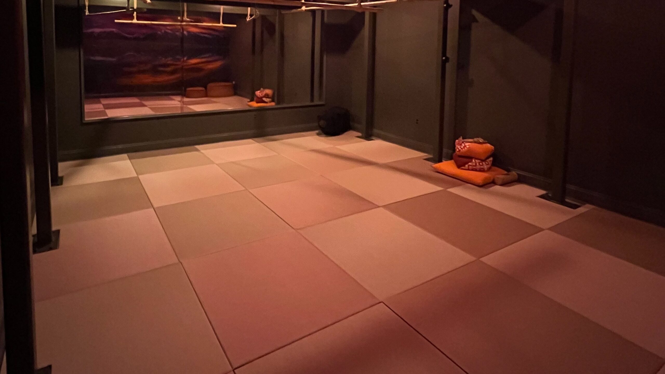 Overcoming Room Irregularities with Made-to-Measure Tatami Mats ...
